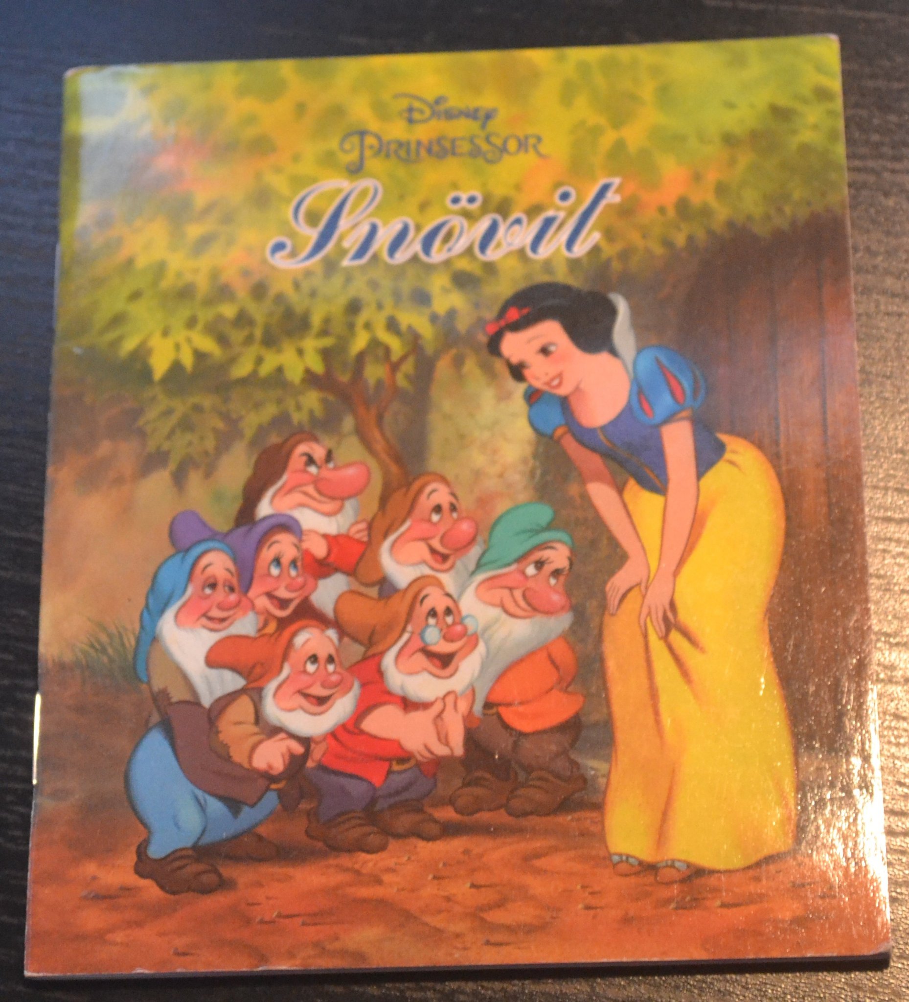 Liten bok Disney Snövit | Köp på Tradera (709556474)