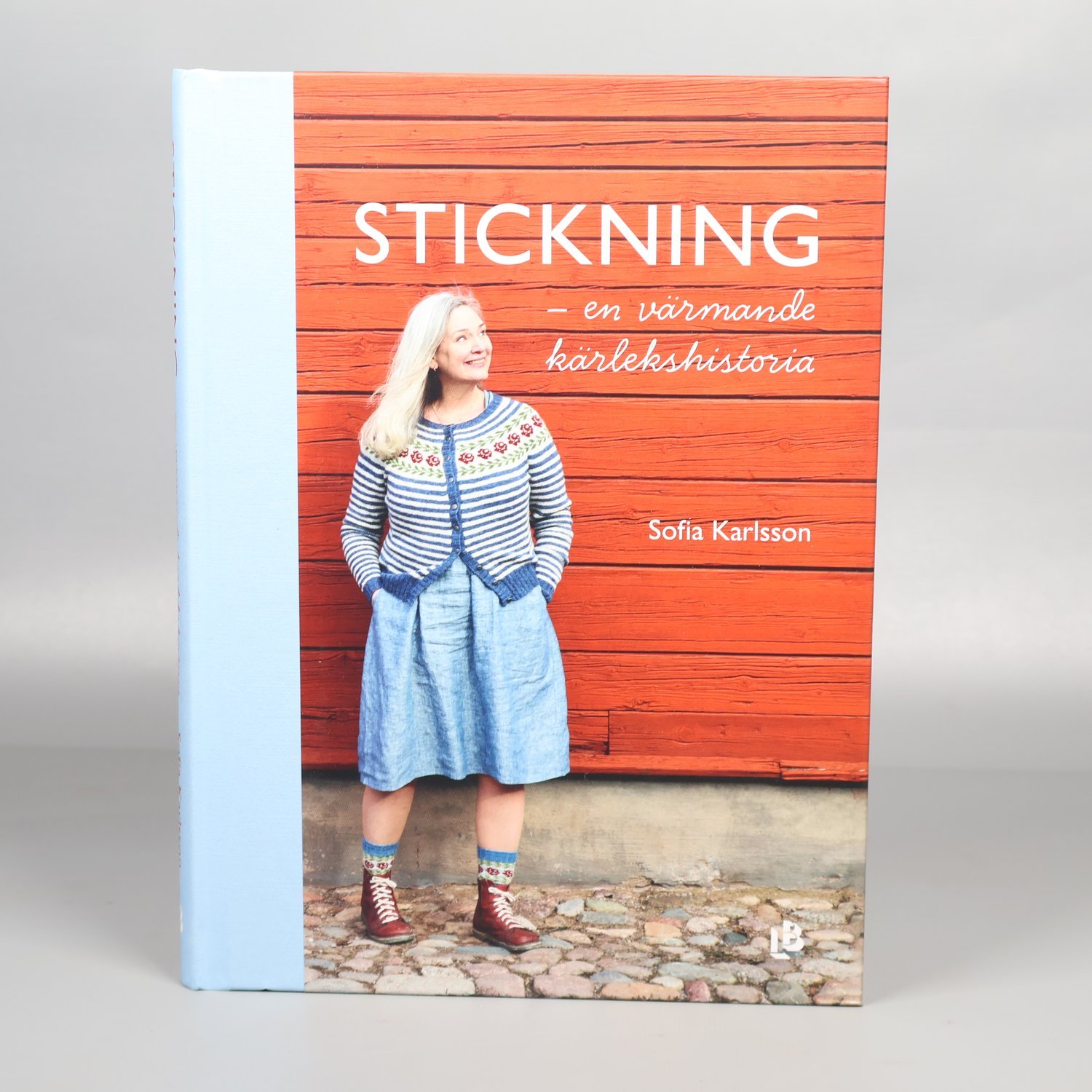 Se produkter som liknar Sofia Karlsson STICKNING - En.. på Tradera (701567596)