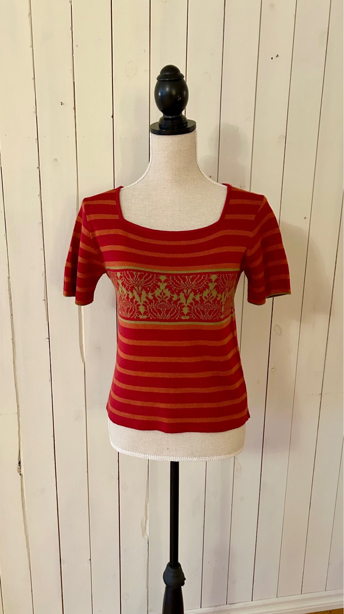 Oleana kortärmad topp i ull och siden. Strl S | Köp på Tradera (702452665)