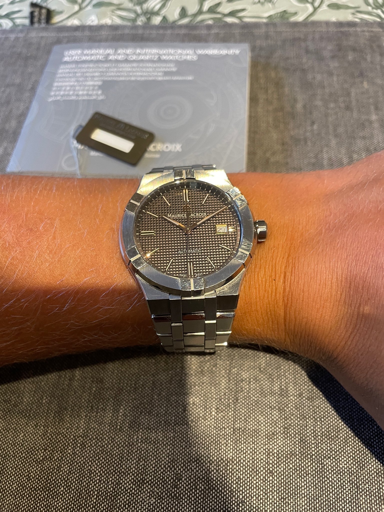 Maurice Lacroix Aikon Automatic | Köp på Tradera (733496943)