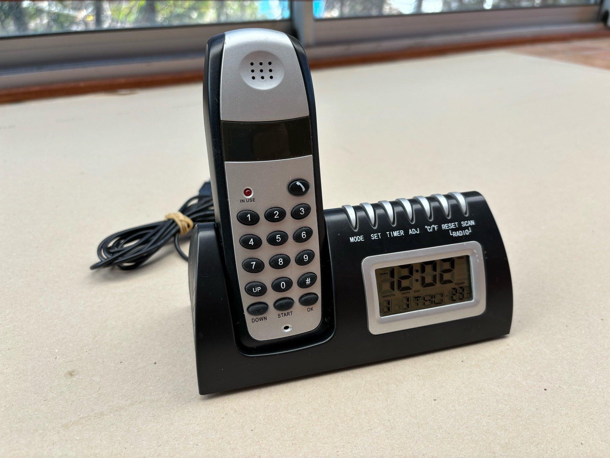 USB-telefon, praktiskt ställ med klockradio, te.. | Köp på Tradera ...