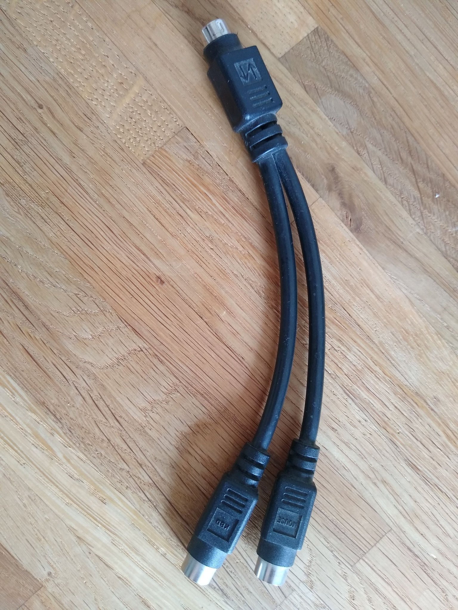 PS/2 Splitter (421614173) ᐈ Köp på Tradera