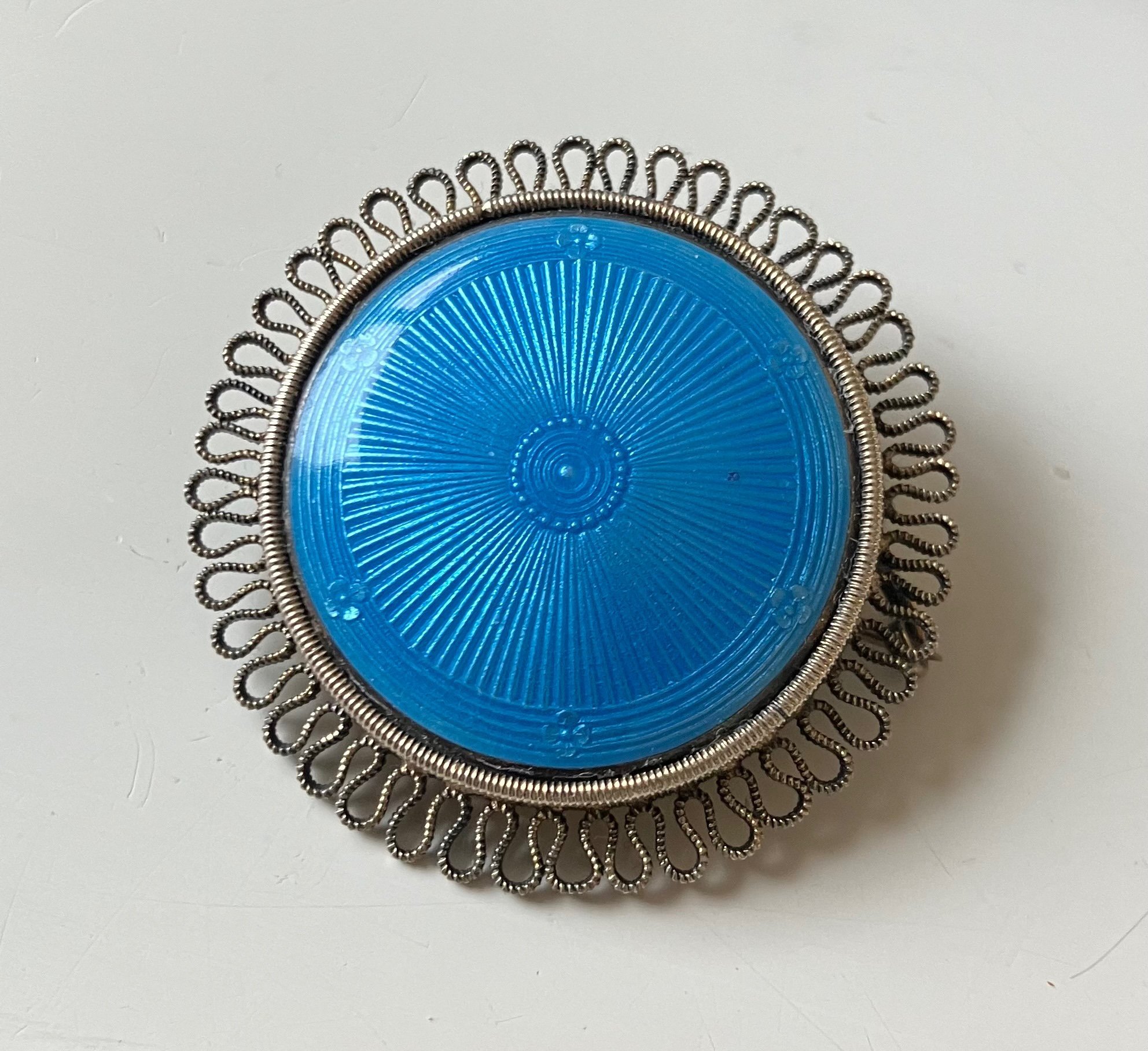 Se produkter som liknar CLEMENT BERG äldre BROSCH i E.. på Tradera ...