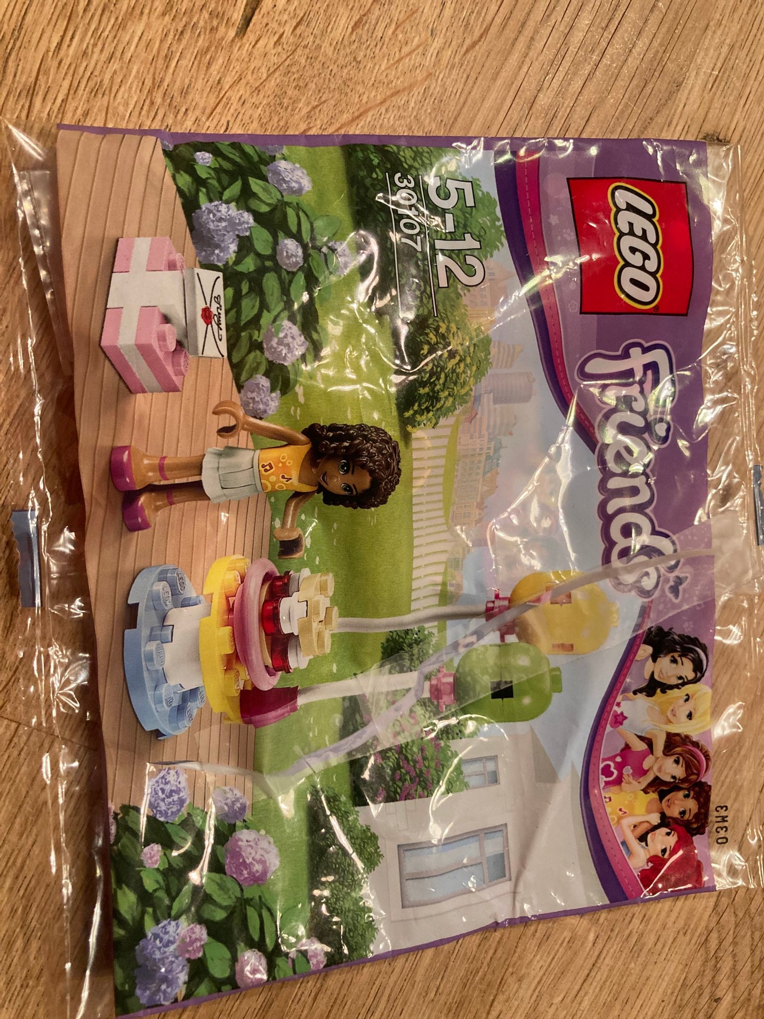 Se produkter som liknar LEGO Friends 30107 - Födelsed.. på Tradera ...