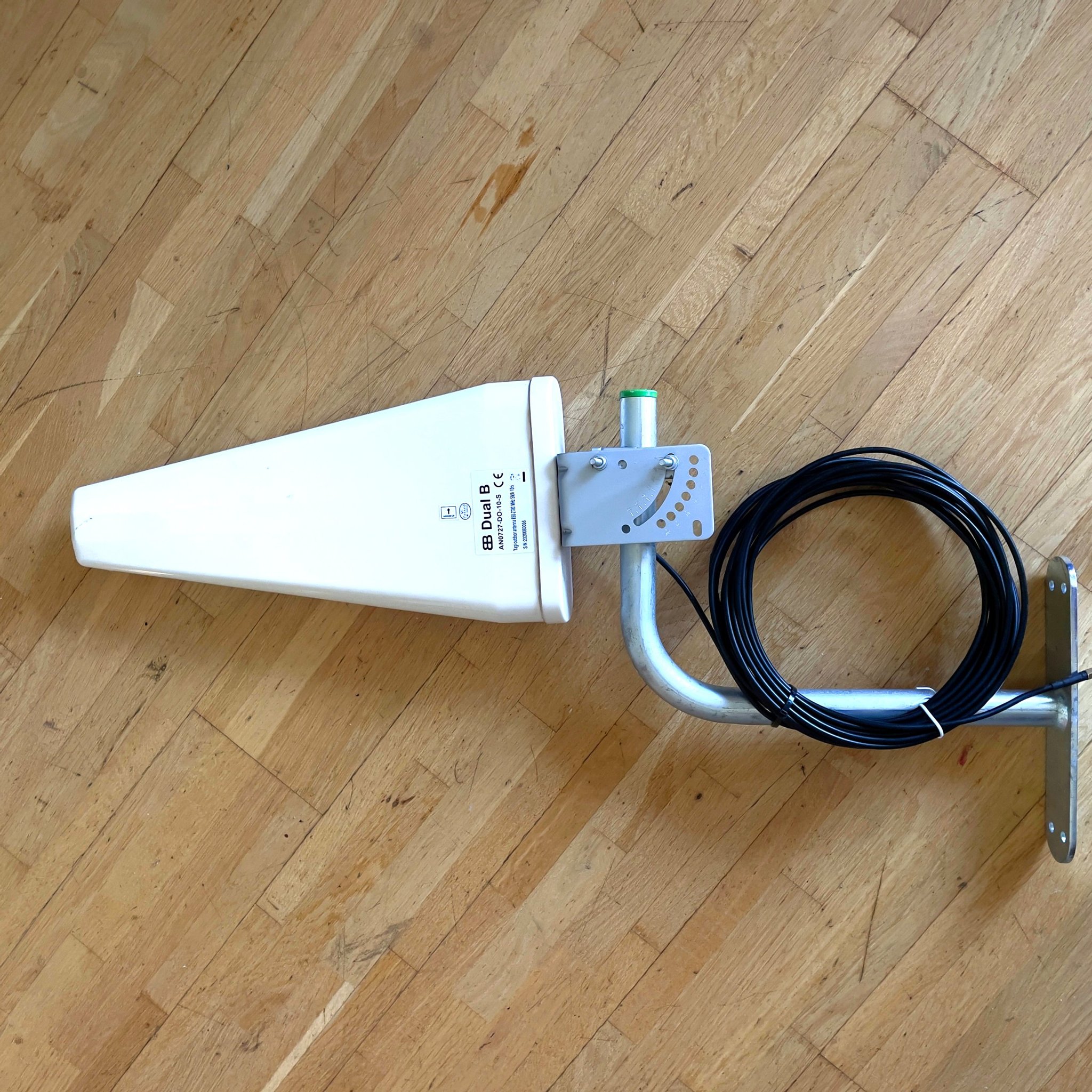 Se produkter som liknar GSM / 4G Dual B AN0727-DO-10-.. på Tradera ...