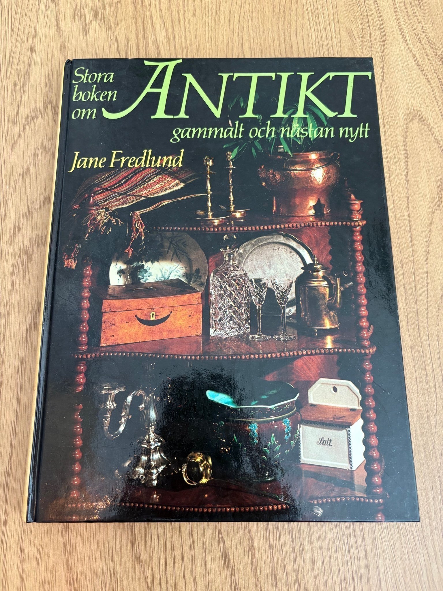 Se produkter som liknar Stora boken om Antikt – gamma.. på Tradera ...
