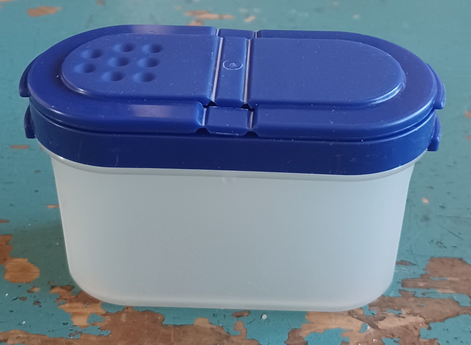 TUPPERWARE BOX MED LOCK | Köp på Tradera (667369461)