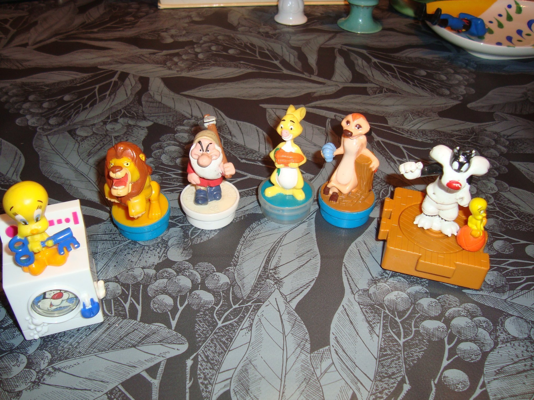 Smarties Disney Nestle 4 st Winnie LÒurson, Tim.. | Köp på Tradera ...