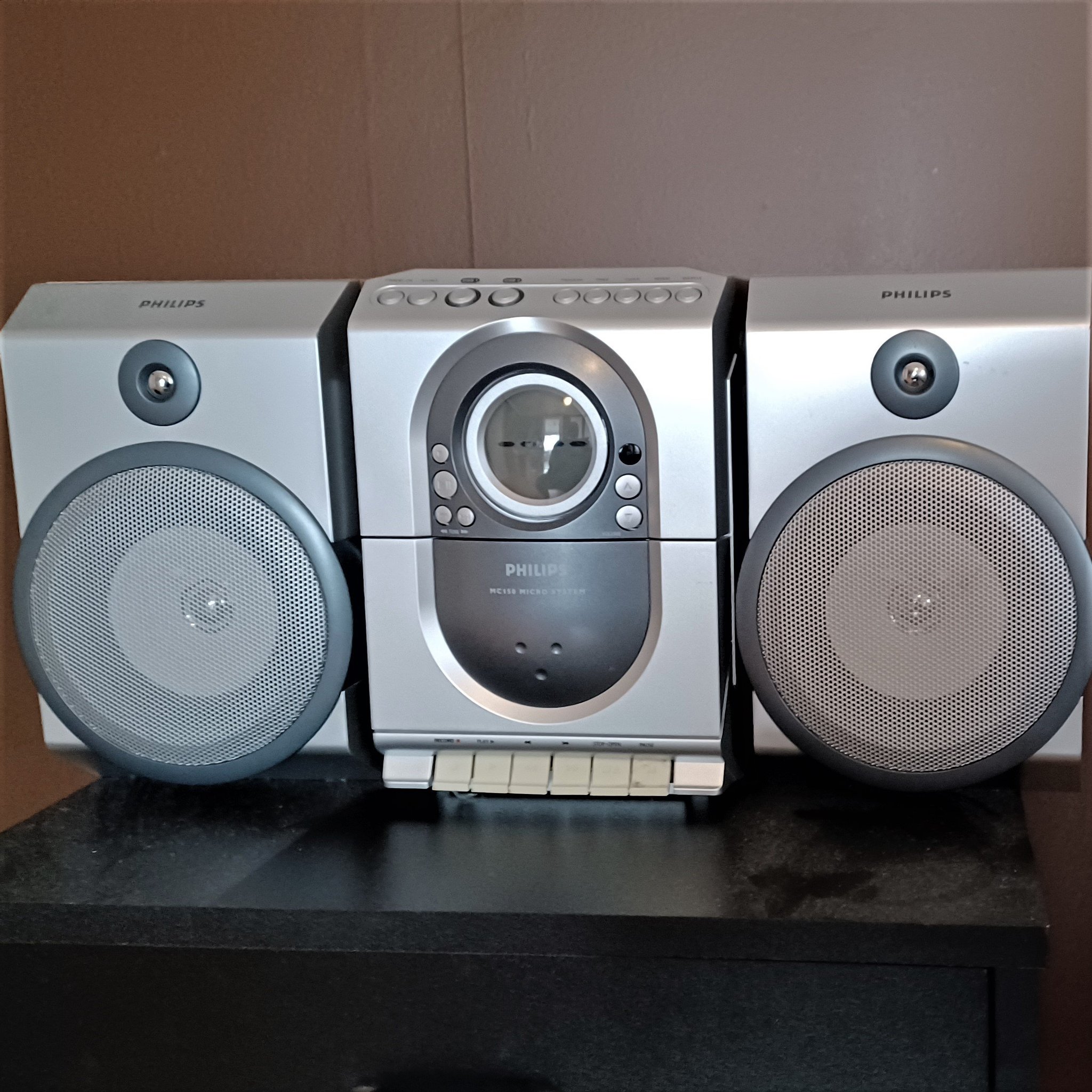 Se produkter som liknar Philips MC150 Micro System på Tradera (567912888)