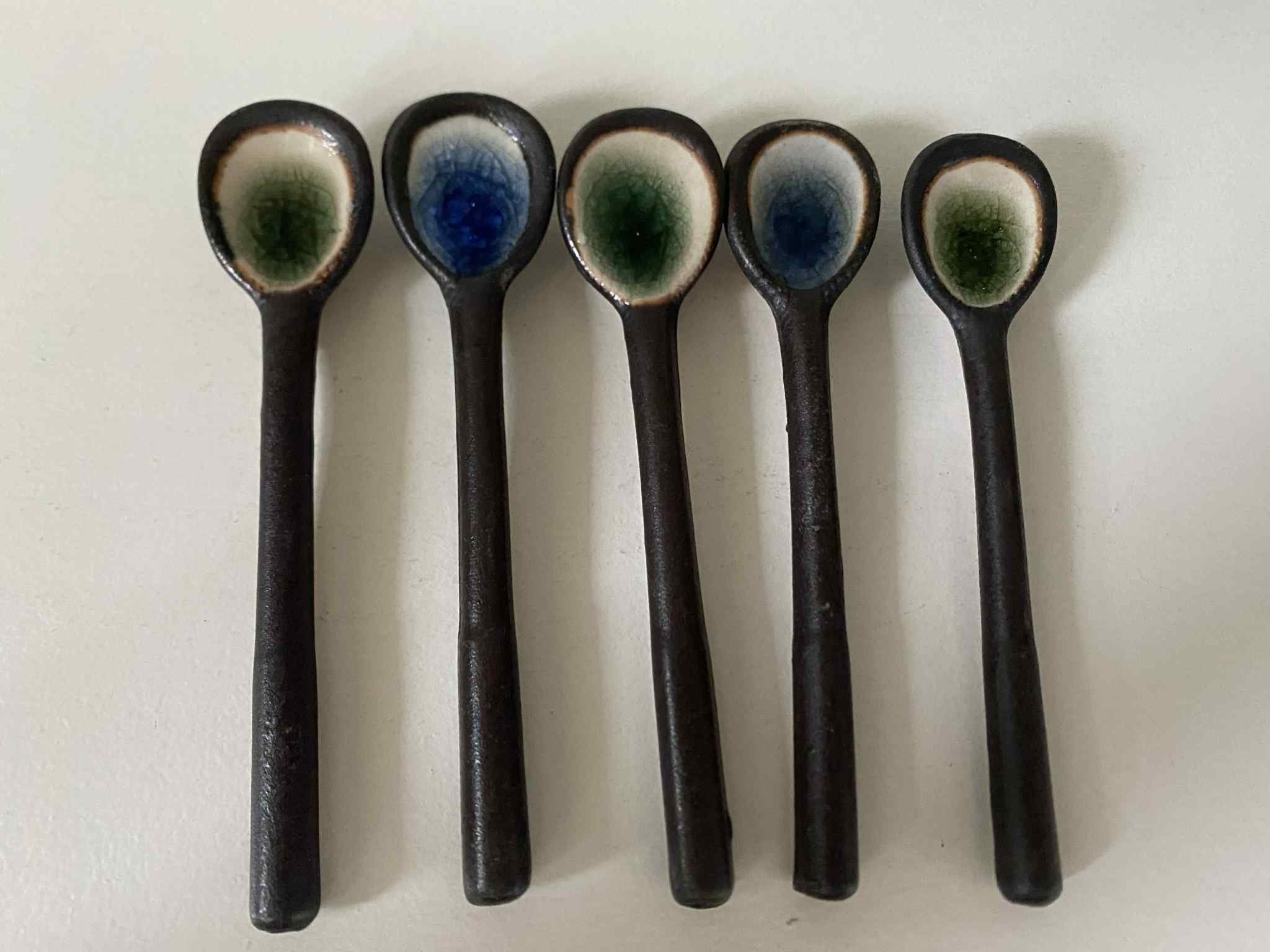 Unika 5st skedar i keramik - Made in Japan | Köp på Tradera (708642708)