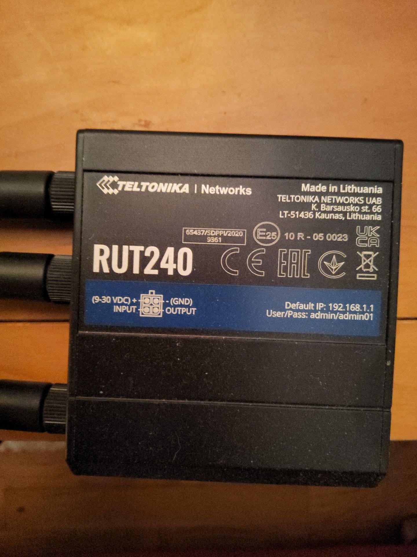 Se produkter som liknar Teltonika RUT240 Router på Tradera (713501126)