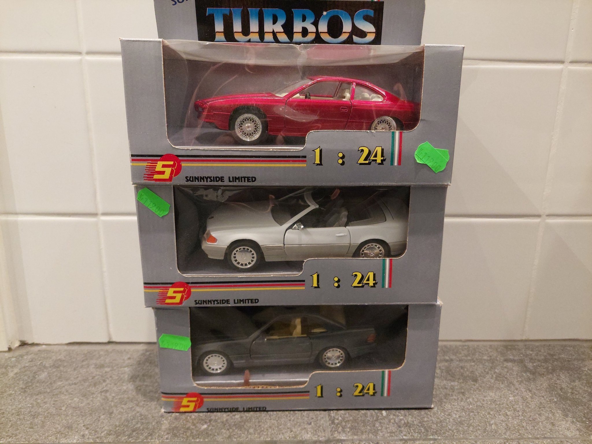 Se produkter som liknar 1/24 Turbos bilar x3 Mercedes.. på Tradera ...