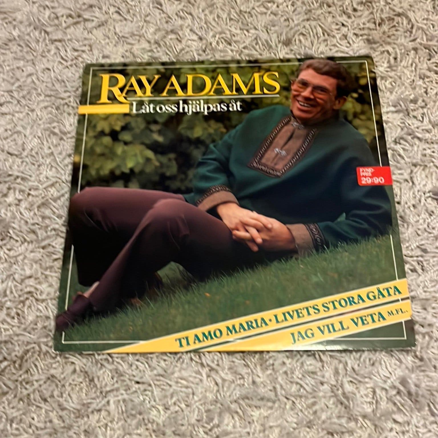 Se produkter som liknar Ray Adams – Låt Oss Hjälpas Å.. på Tradera ...