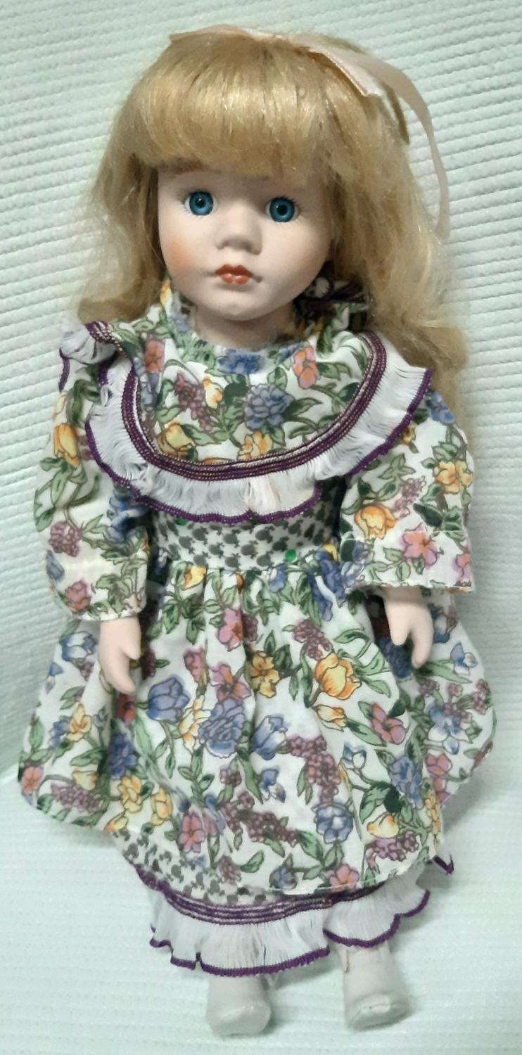 Vintage Porcelain Doll Collection porslinsdocka.. | Köp på Tradera ...