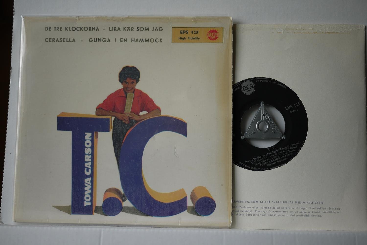 Towa Carson - De Tre Klockorna + 3 7" EP | Köp på Tradera (597803484)