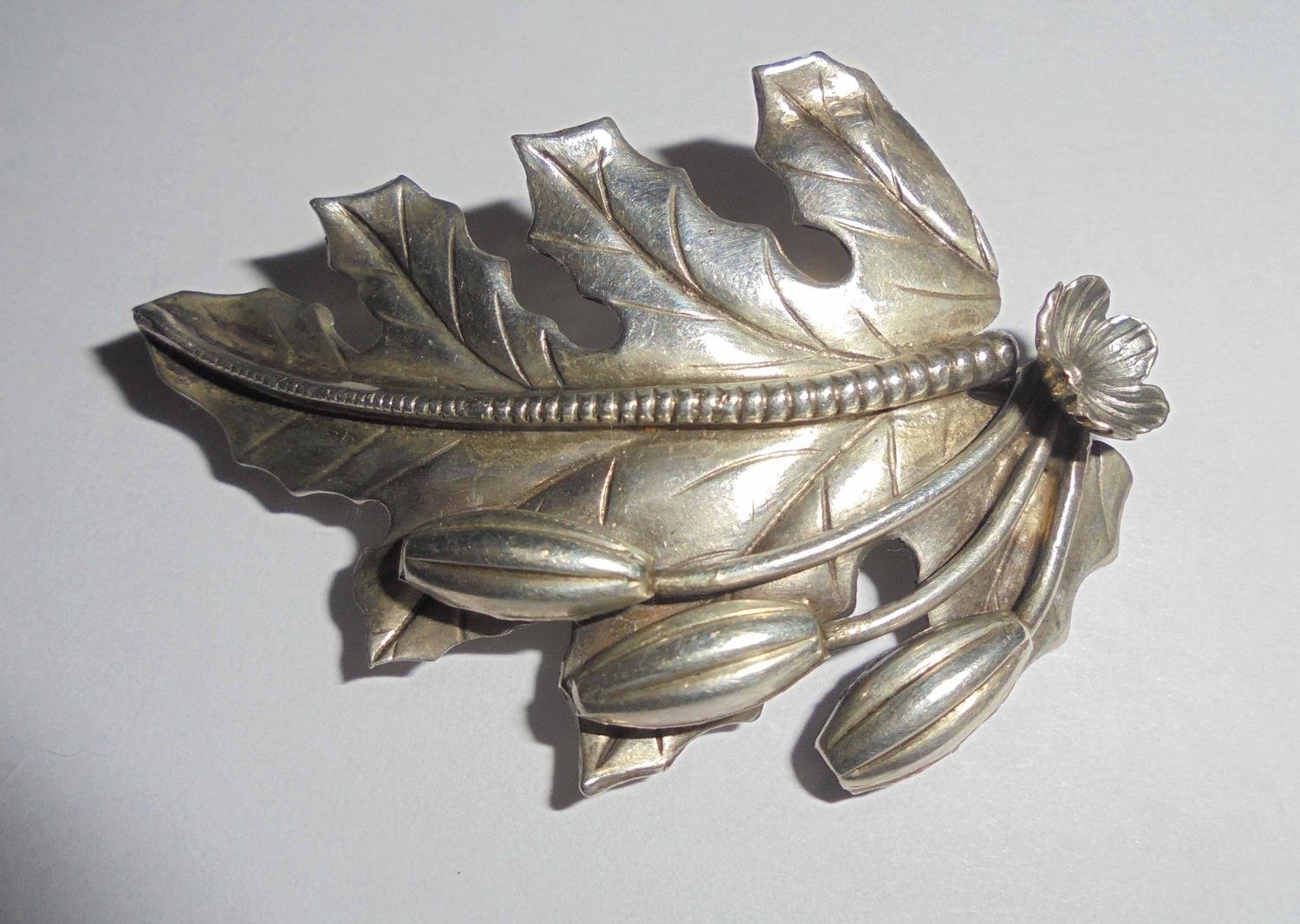 brosch i silver, vintage | Köp på Tradera (404346581)