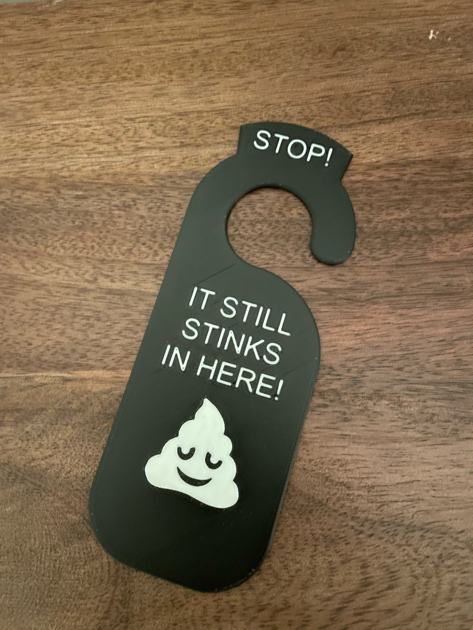 Rolig toalettskylt | Köp på Tradera (702268147)