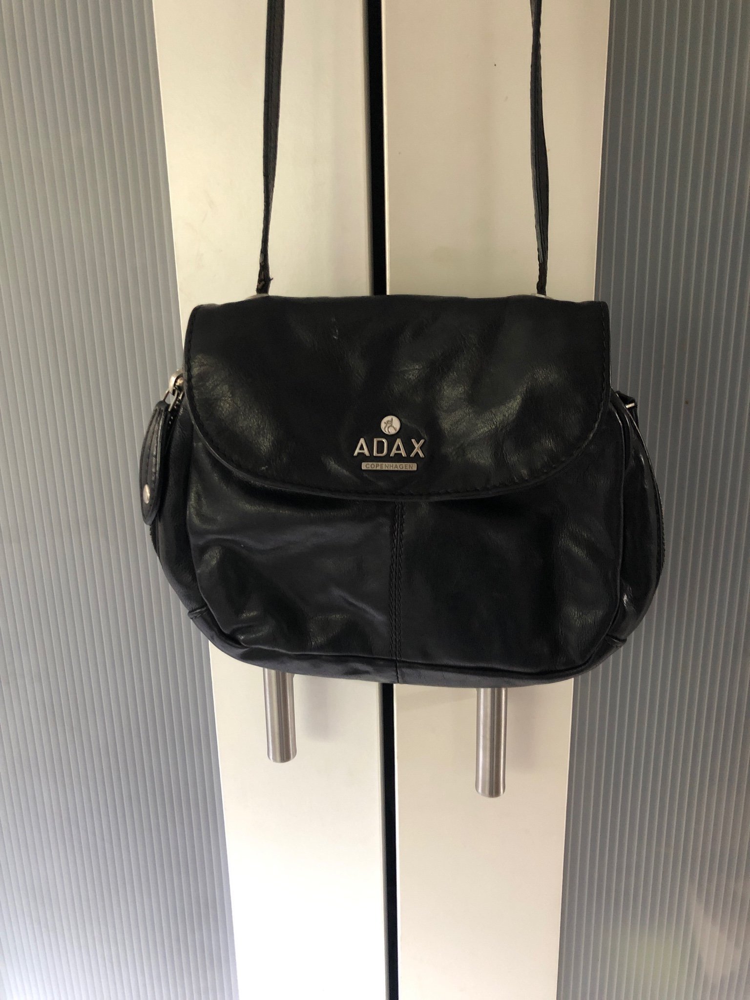 Adax svart skinn väska | Köp på Tradera (564381882)