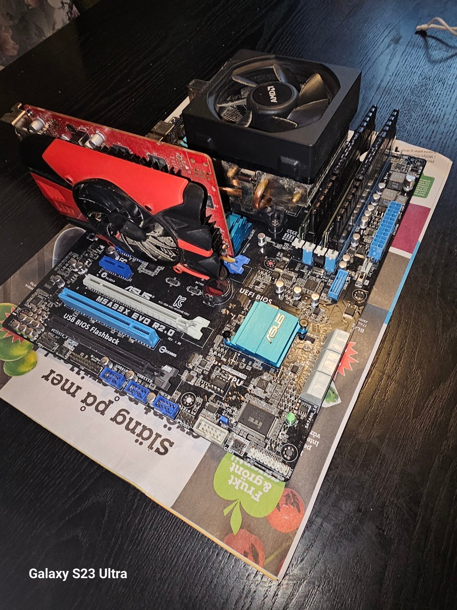 Se produkter som liknar Moderkort cpu ram grafikkort på Tradera (638562062)