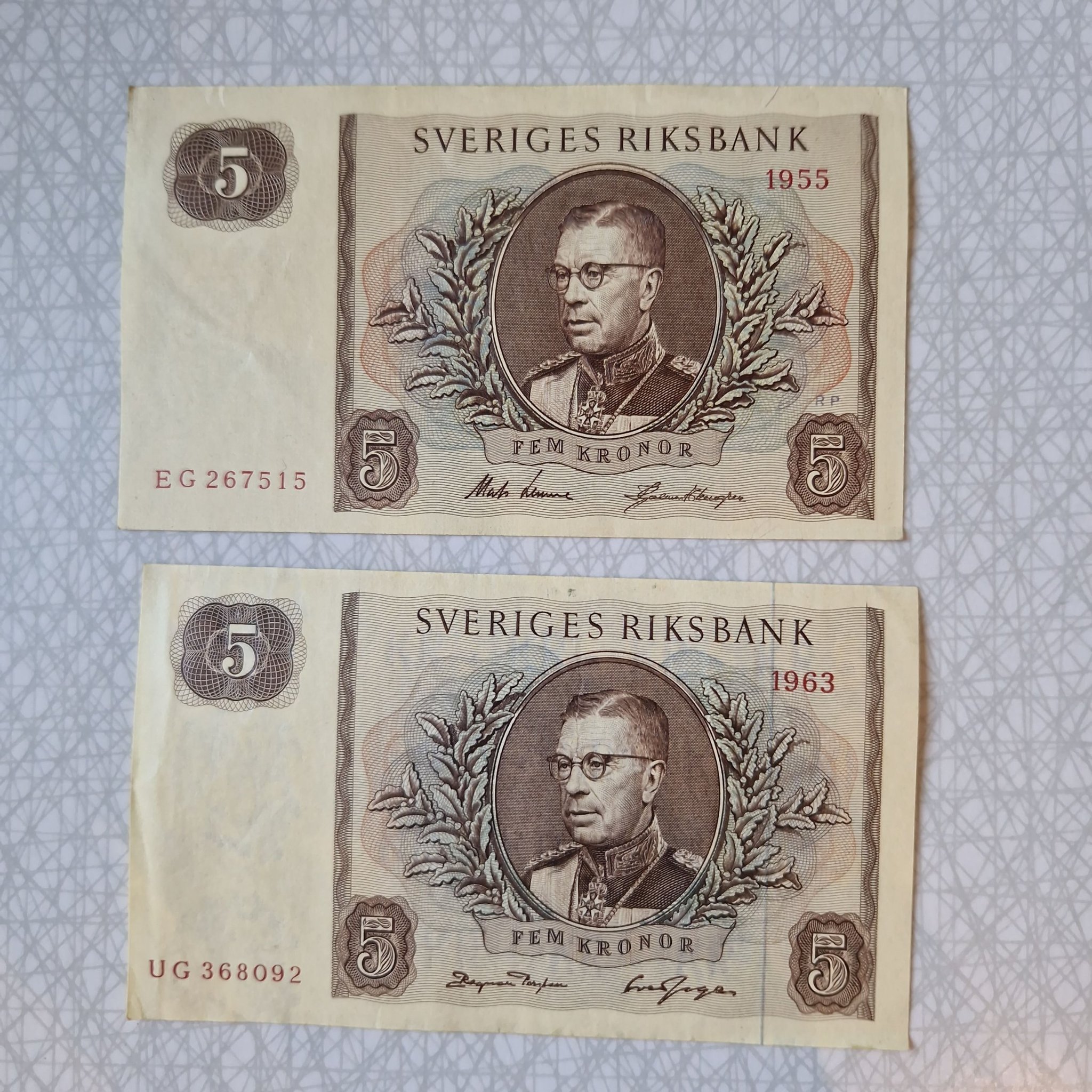Se produkter som liknar Sedlar 5 kronors, 1955 samt 1.. på Tradera ...