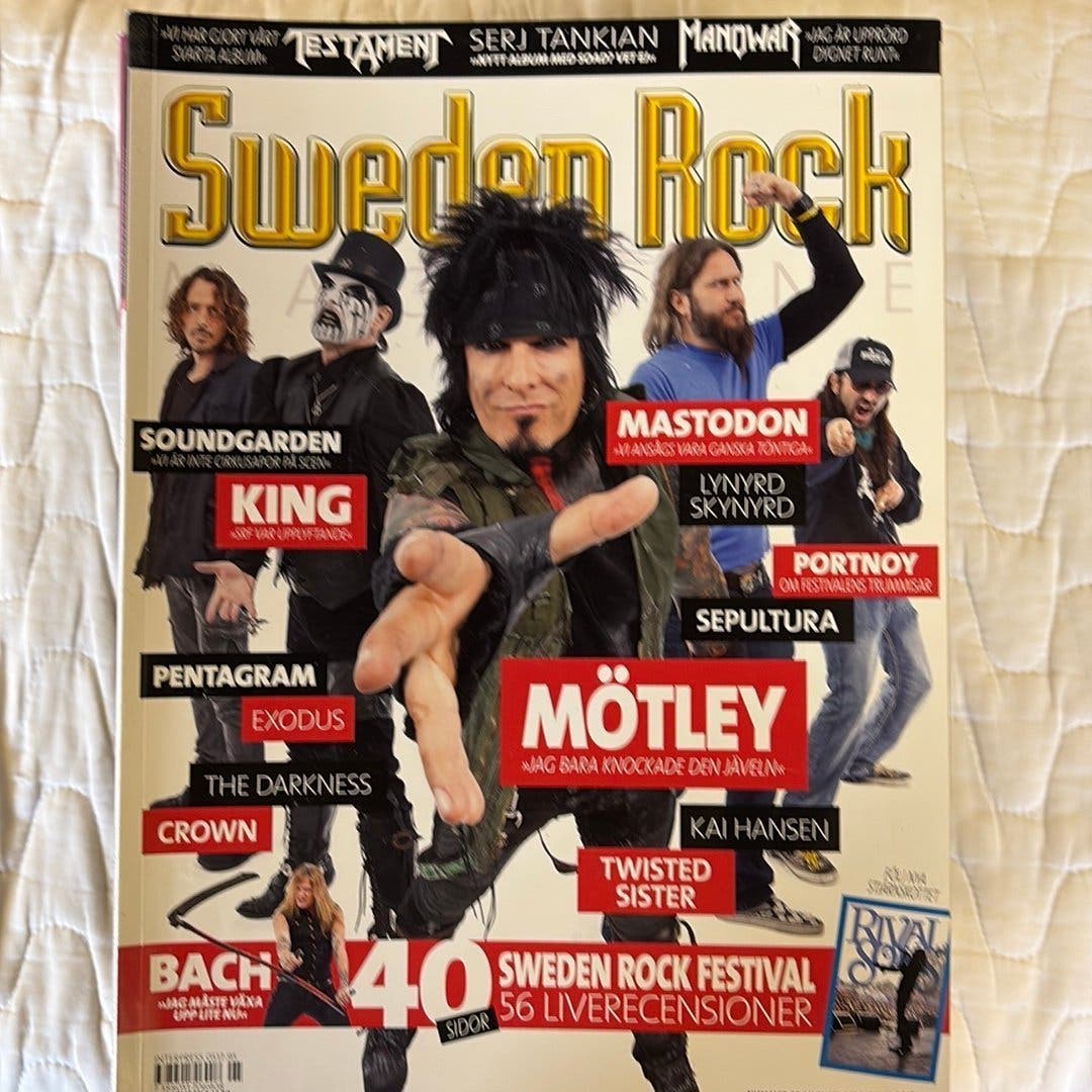 Se produkter som liknar Sweden Rock Magazine 2012 nr .. på Tradera ...