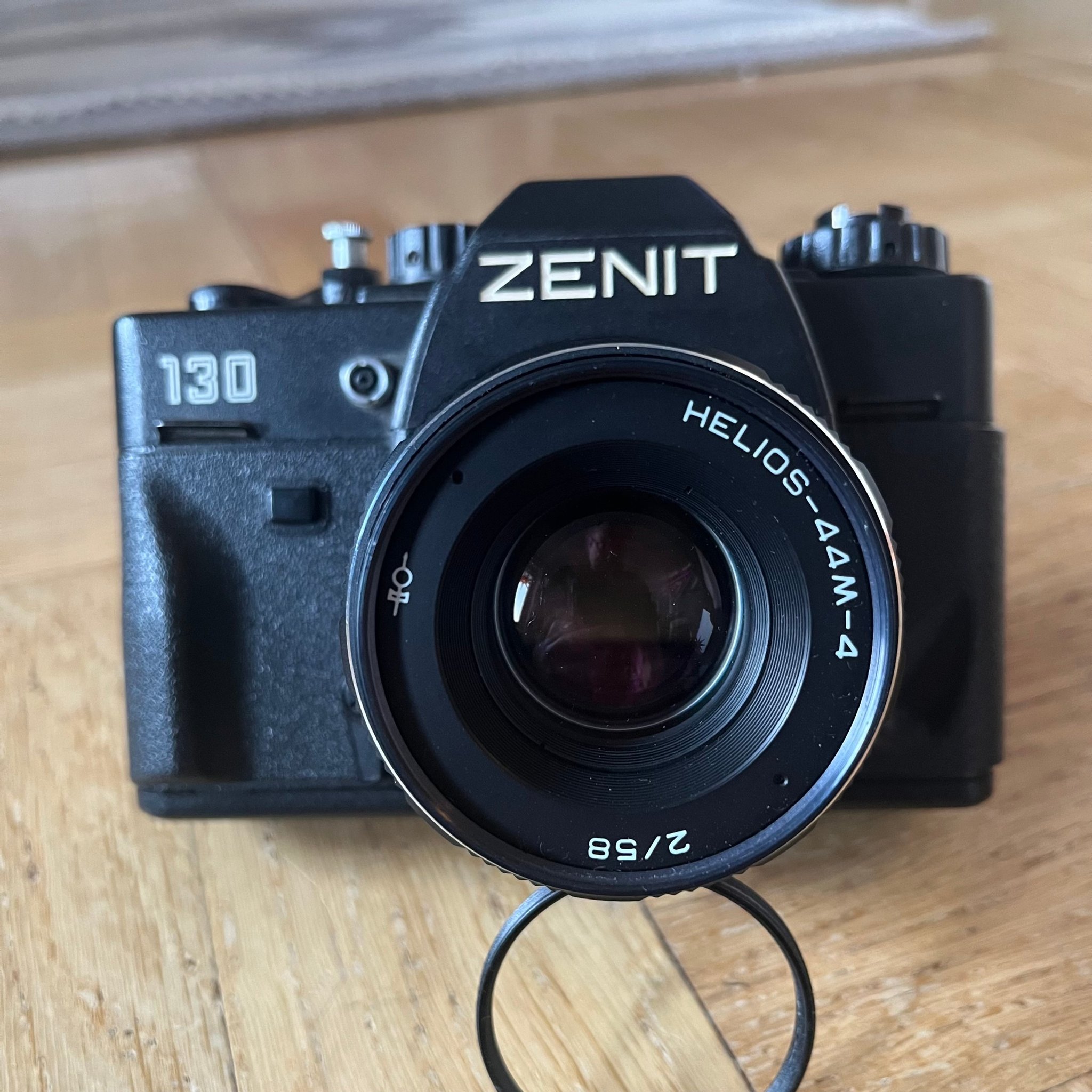 Helios 44M-4 58mm f2 på Zenit 130 | Köp på Tradera (708392164)