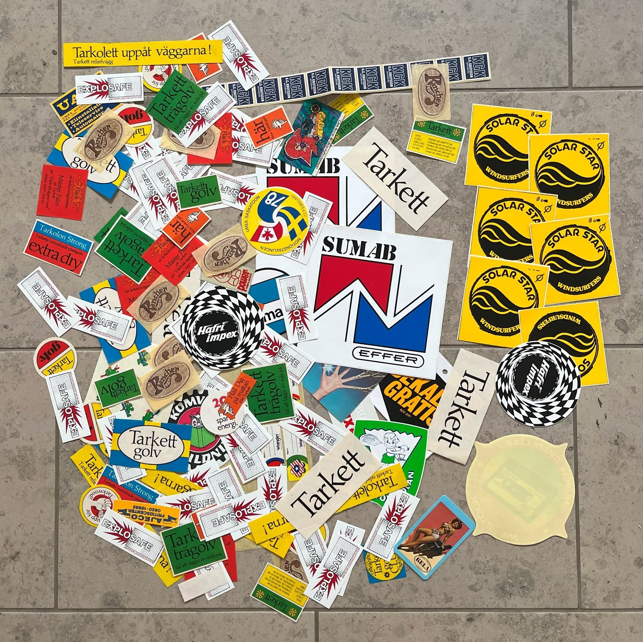 Se produkter som liknar Gamla klistermärken från 70-8.. på Tradera ...