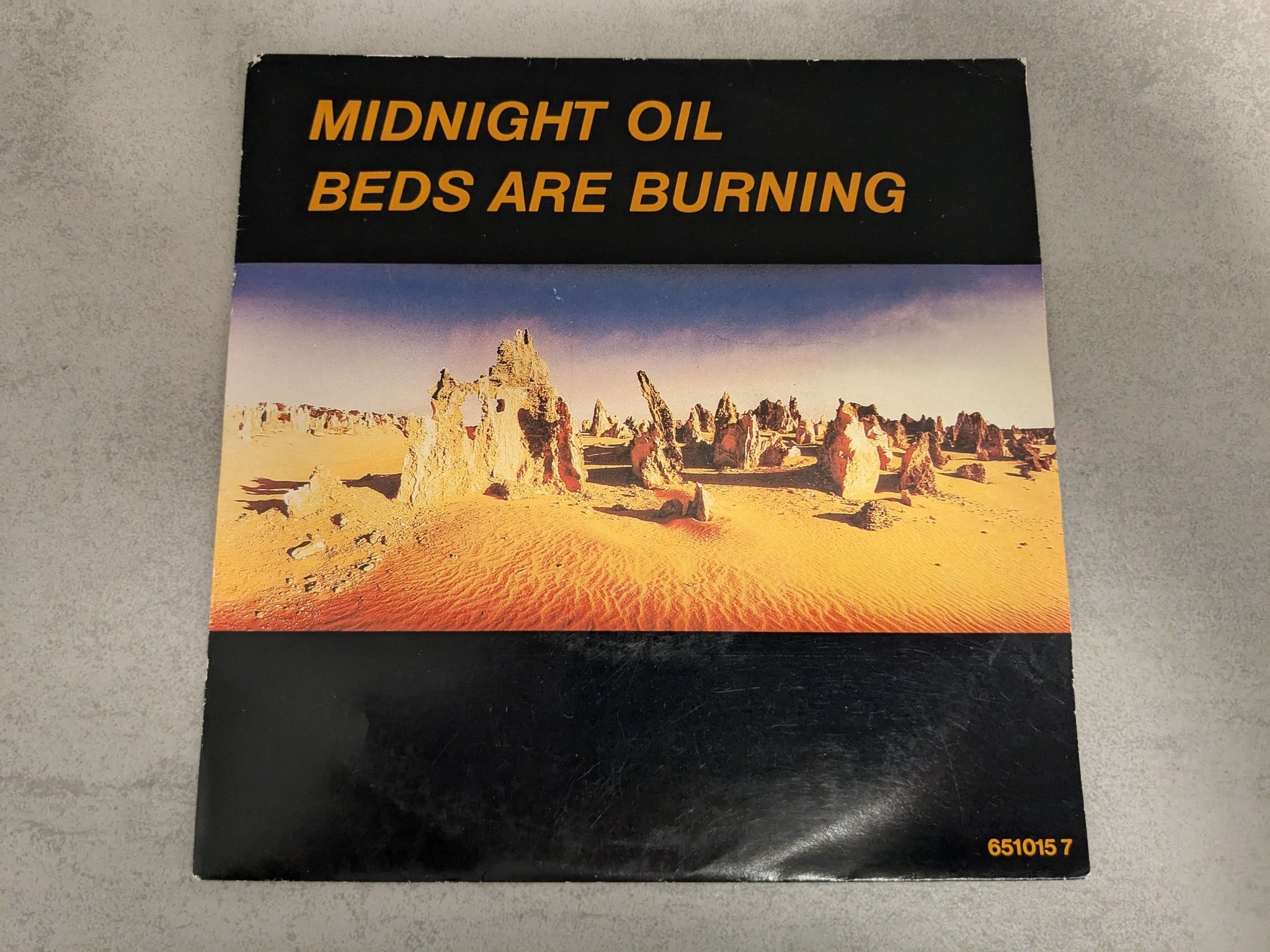 Midnight Oil - Beds Are Burning CBS-651015 7" 4.. | Köp på Tradera ...