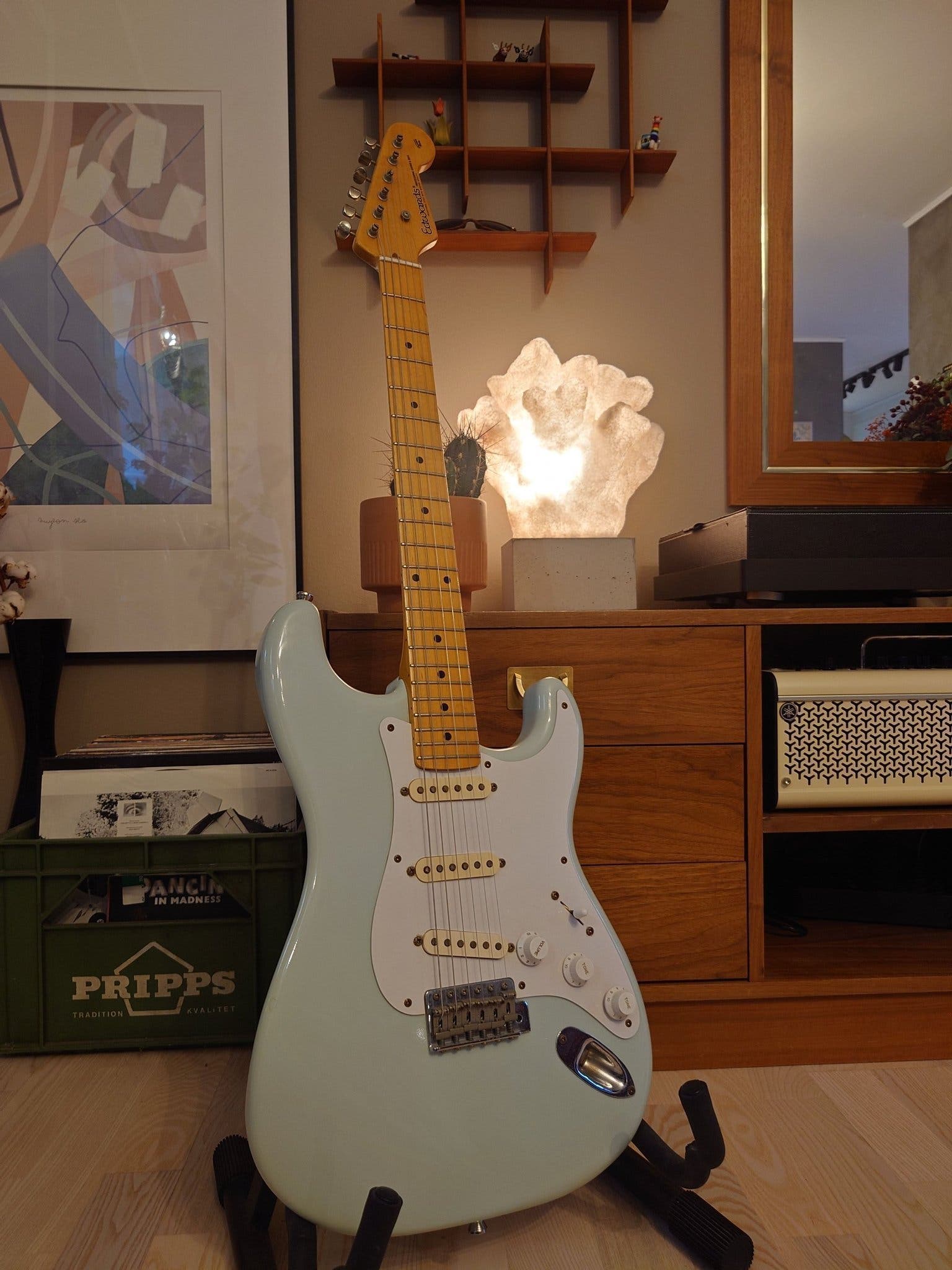 Se produkter som liknar Edwards E-SE-100M/LT Elgitarr.. på Tradera ...