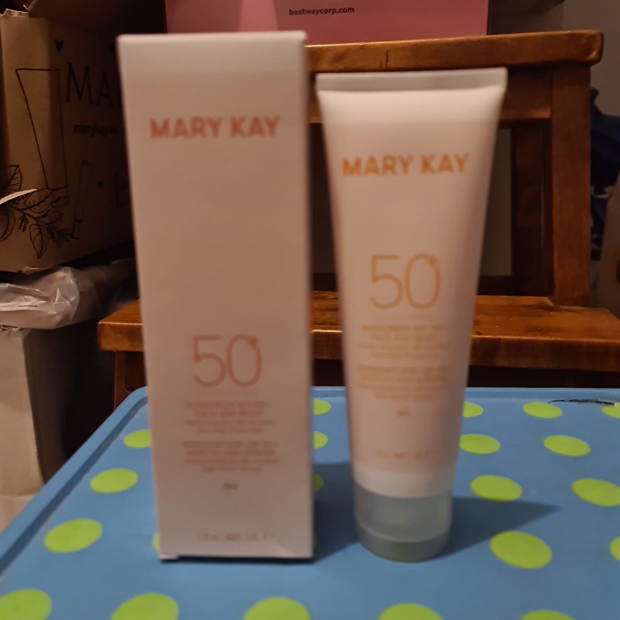 Se produkter som liknar Mary Kay Solskydd SPF 50 på Tradera (698743209)