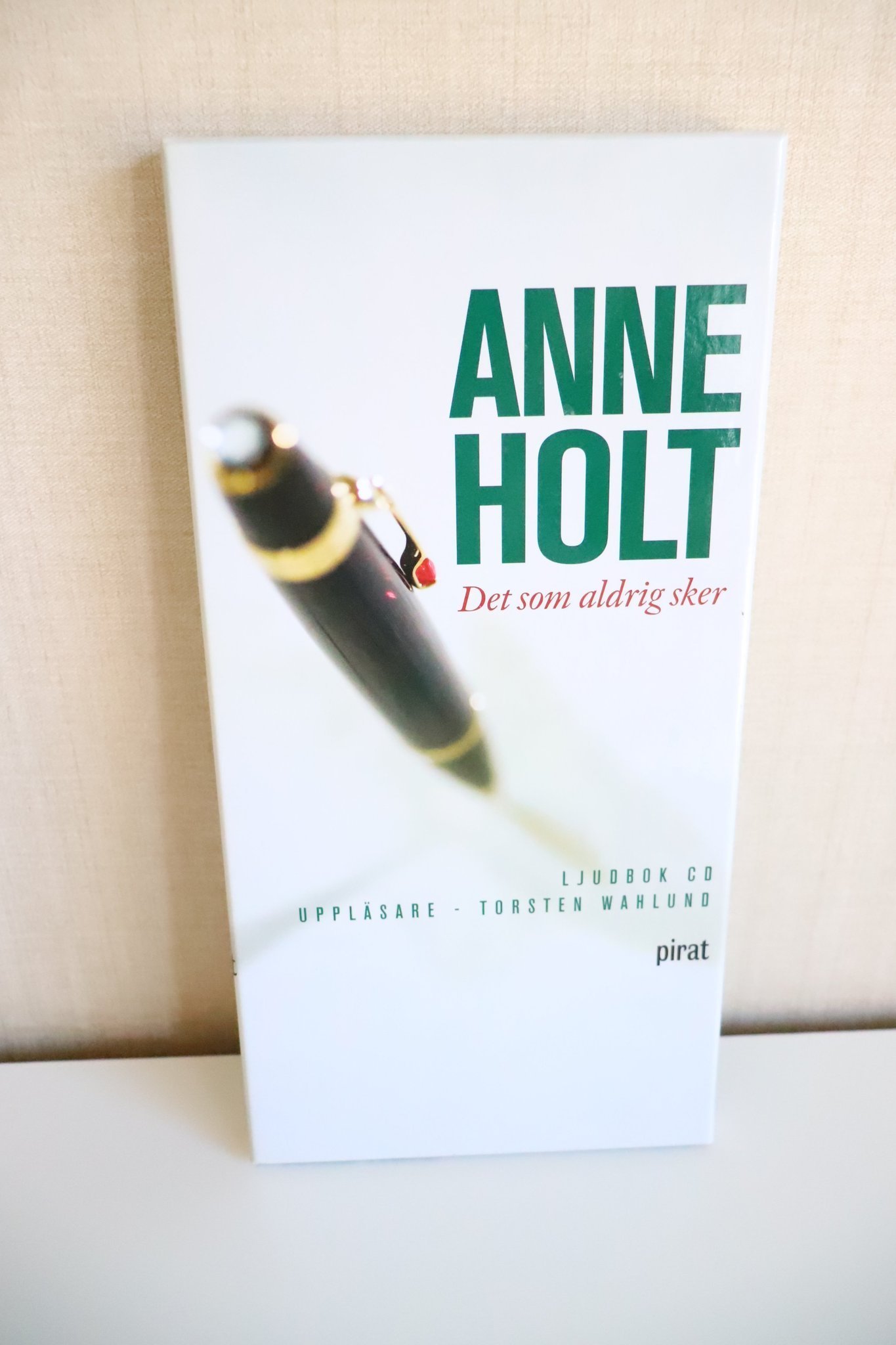 Ljudbok - Anne Holt - Det som aldrig sker | Köp på Tradera (714385714)