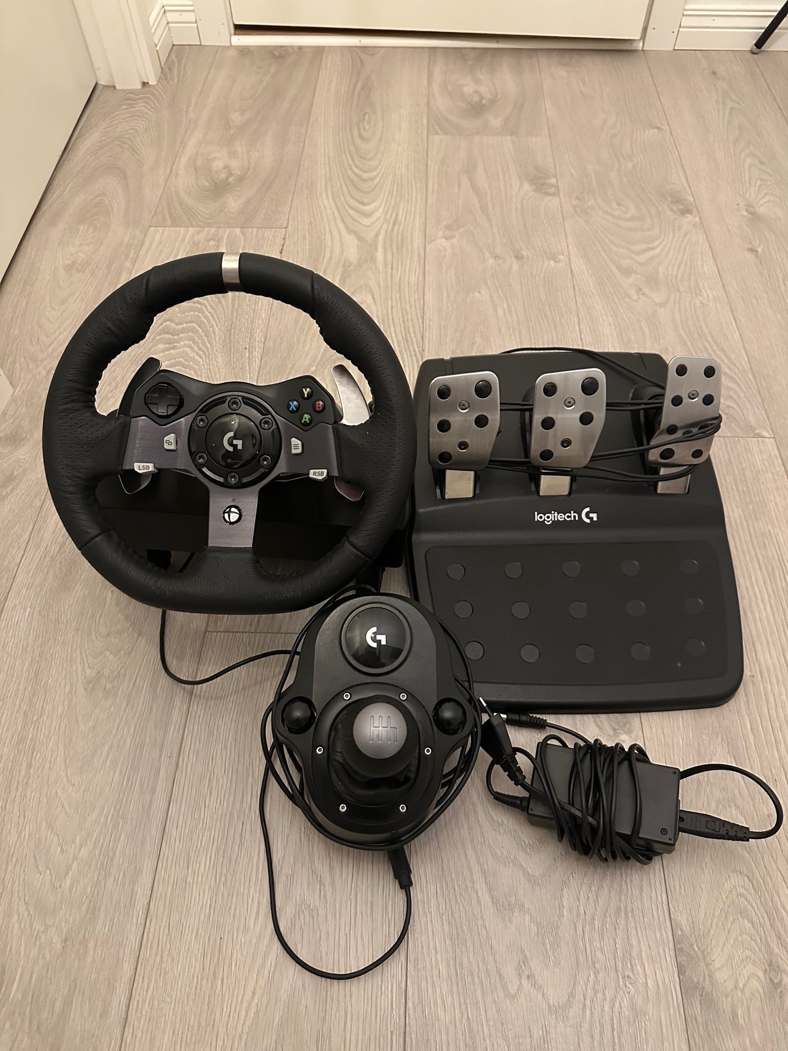 Se produkter som liknar Logitech G920 racing ratt PC... på Tradera ...