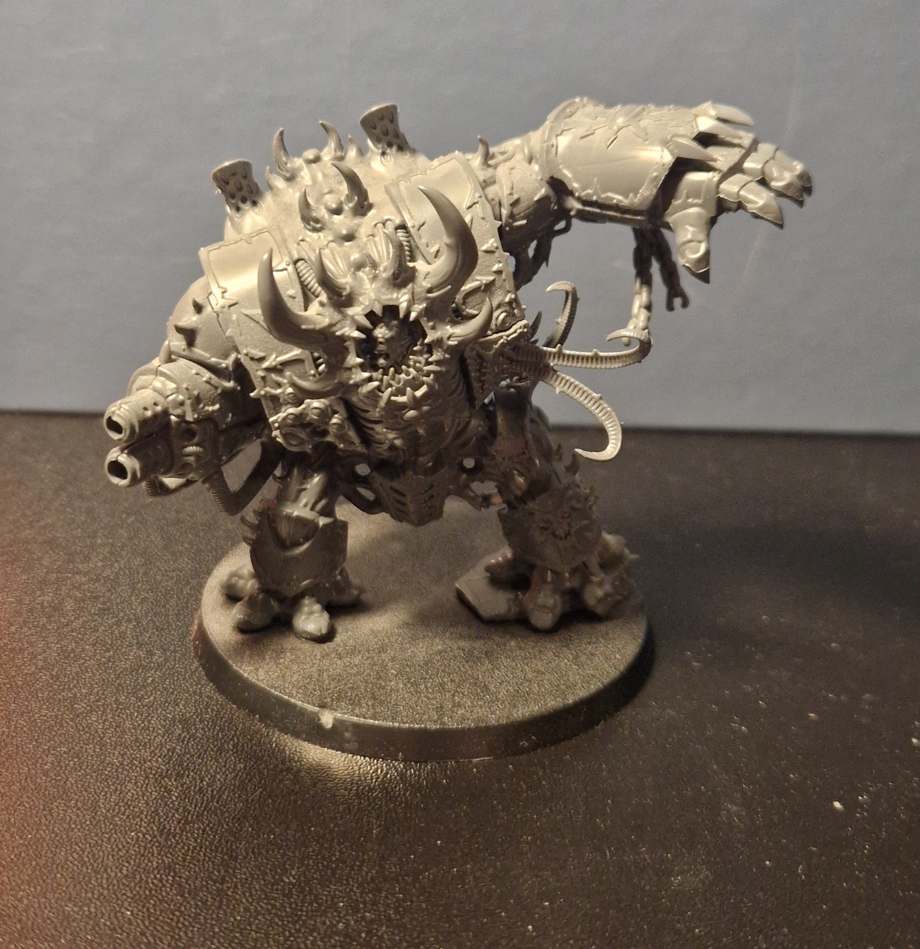 Se produkter som liknar Helbrute, Warhammer 40k, Chao.. på Tradera ...
