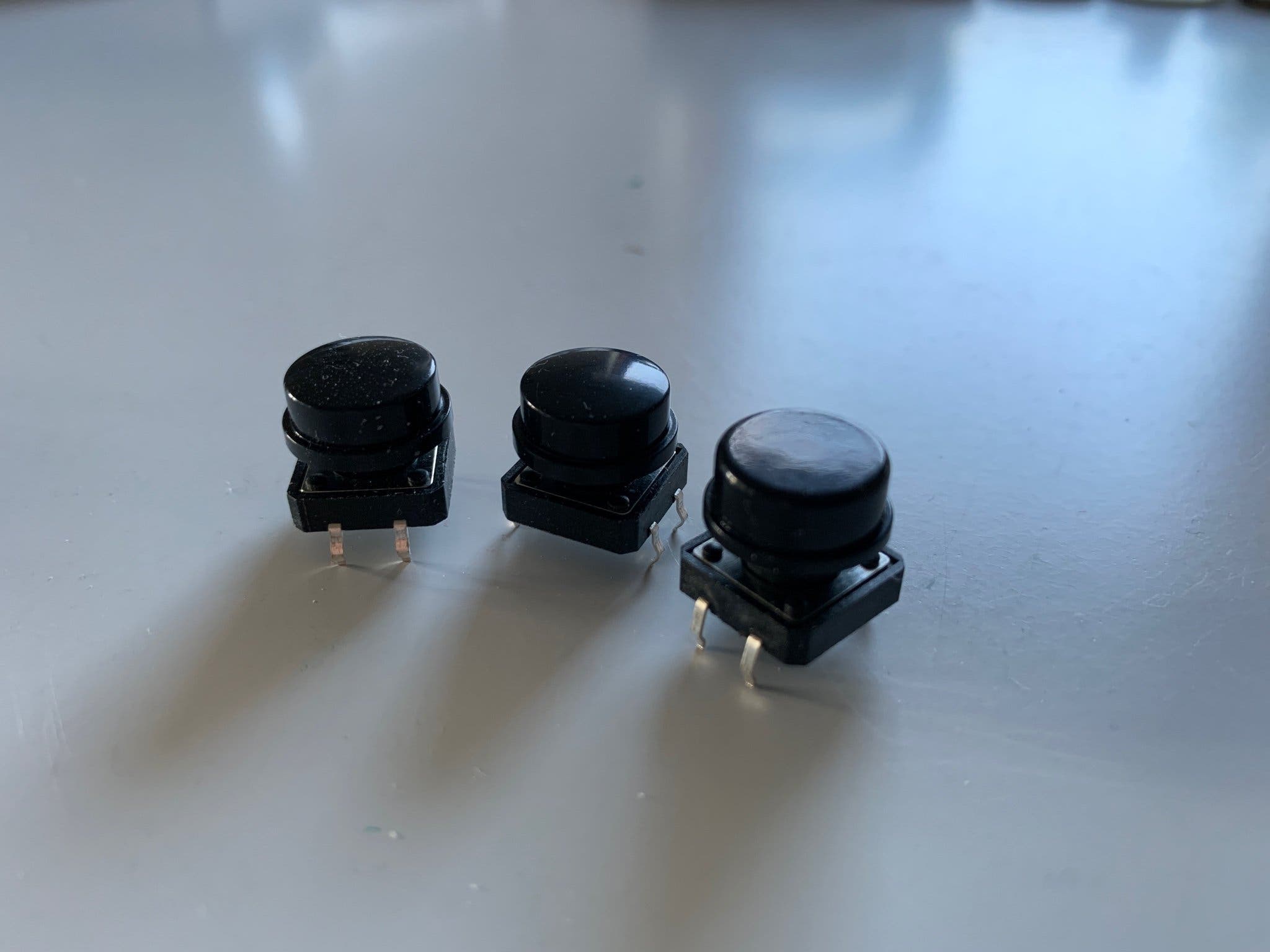 Se produkter som liknar 3 st Tryckknappar push button på Tradera ...