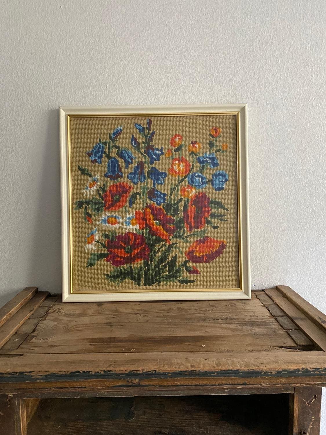 Retro handbroderad tavla blommor | Köp på Tradera (582389684)