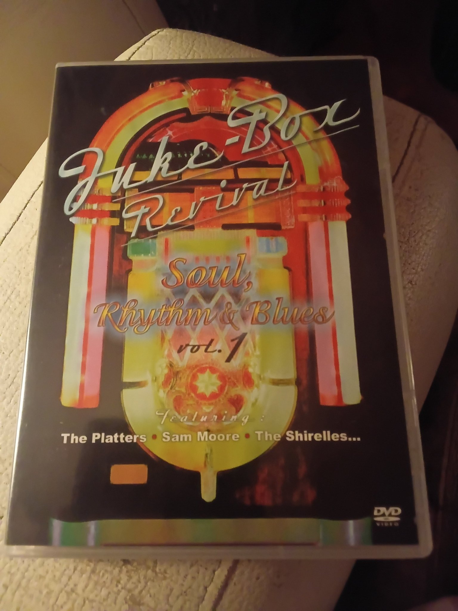 Se produkter som liknar Juke-Box Revival: Soul, Rhyth.. på Tradera ...