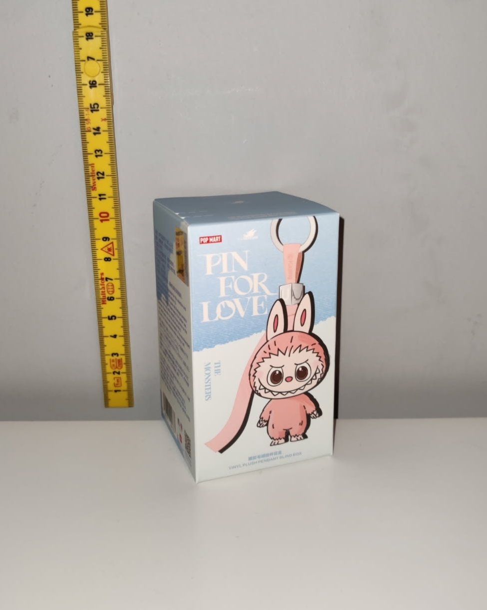 Pop Mart - Labubu pin for love N-Z + & | Köp på Tradera (697681630)