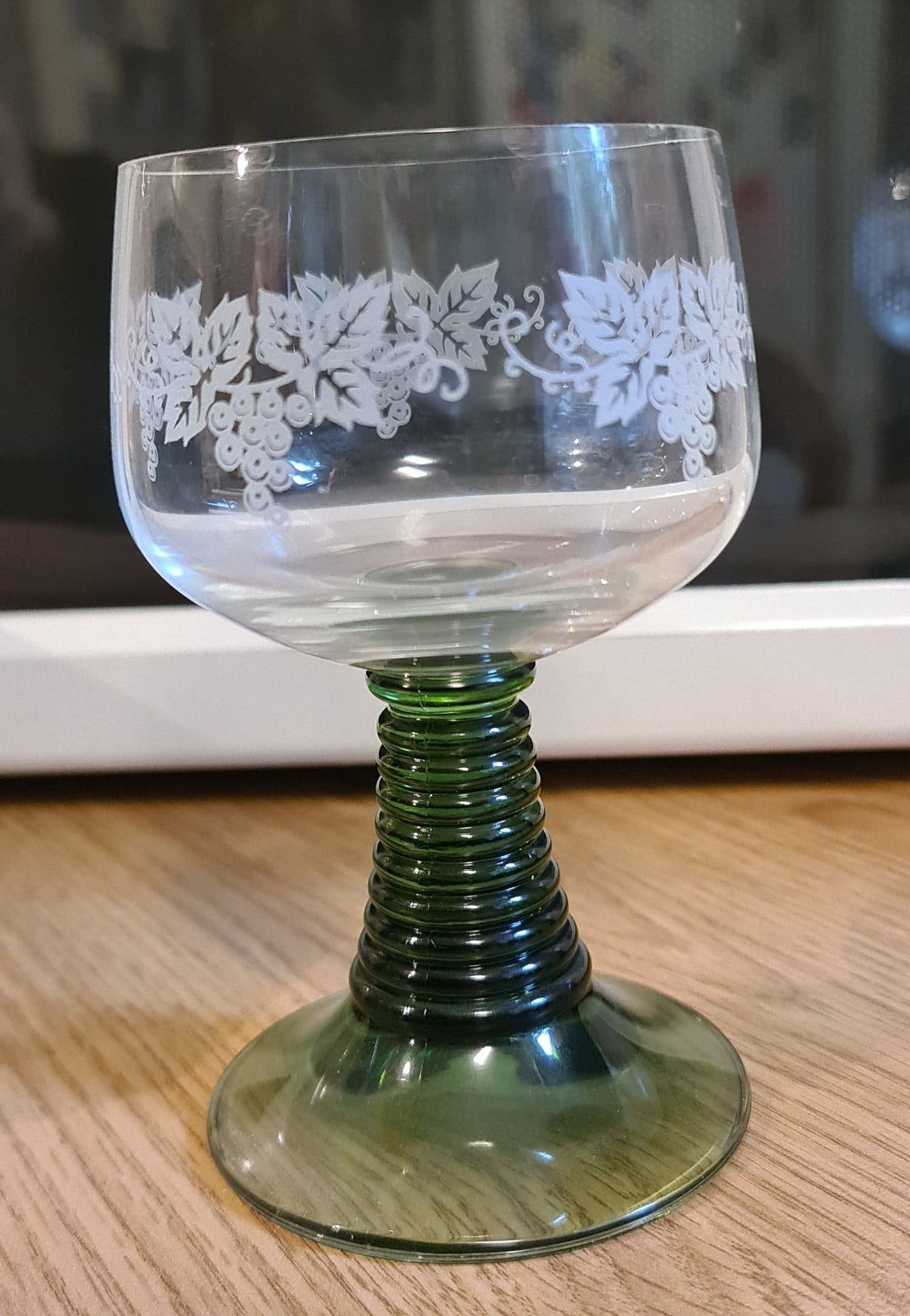 Se produkter som liknar Vintage green beehive stem vi.. på Tradera ...