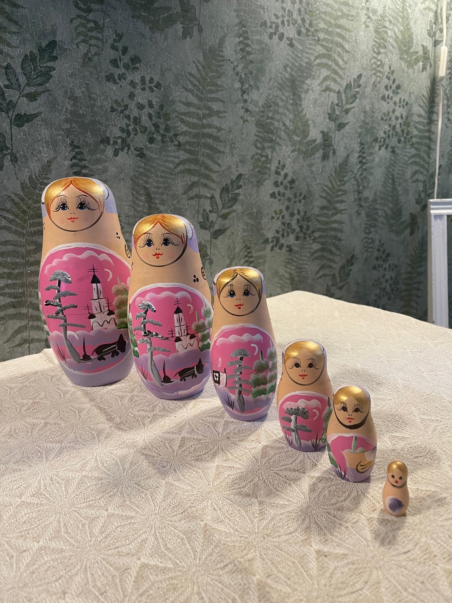 Se produkter som liknar Stor Babushka / Matrjojska do.. på Tradera (527476312)