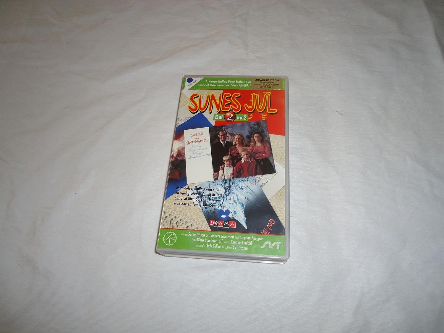 Se produkter som liknar Sunes Jul Del 2 av 2 VHS PAL .. på Tradera ...