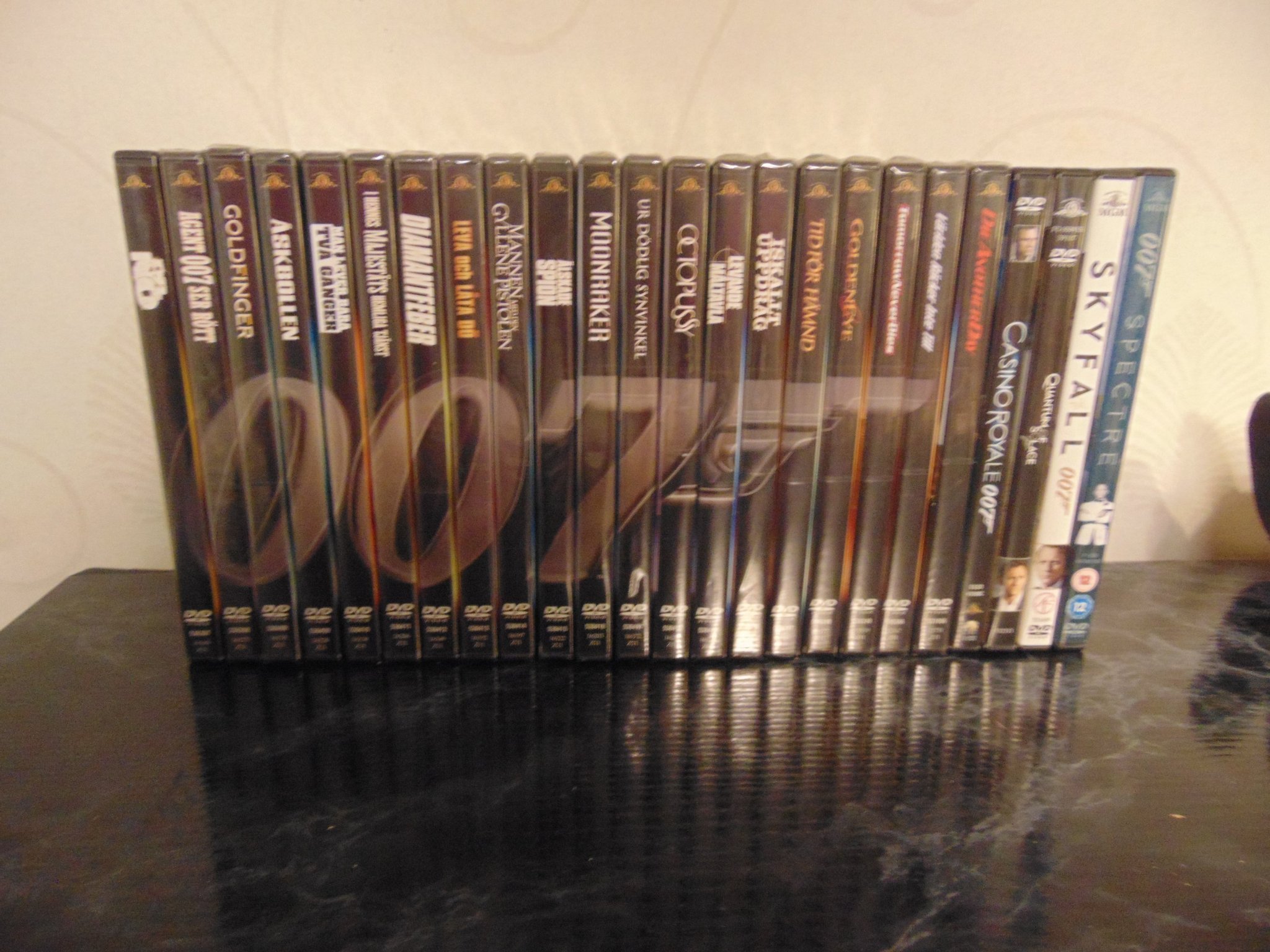 James Bond 007 - Komplett DVD-Samling 24 st | Köp på Tradera (712037502)