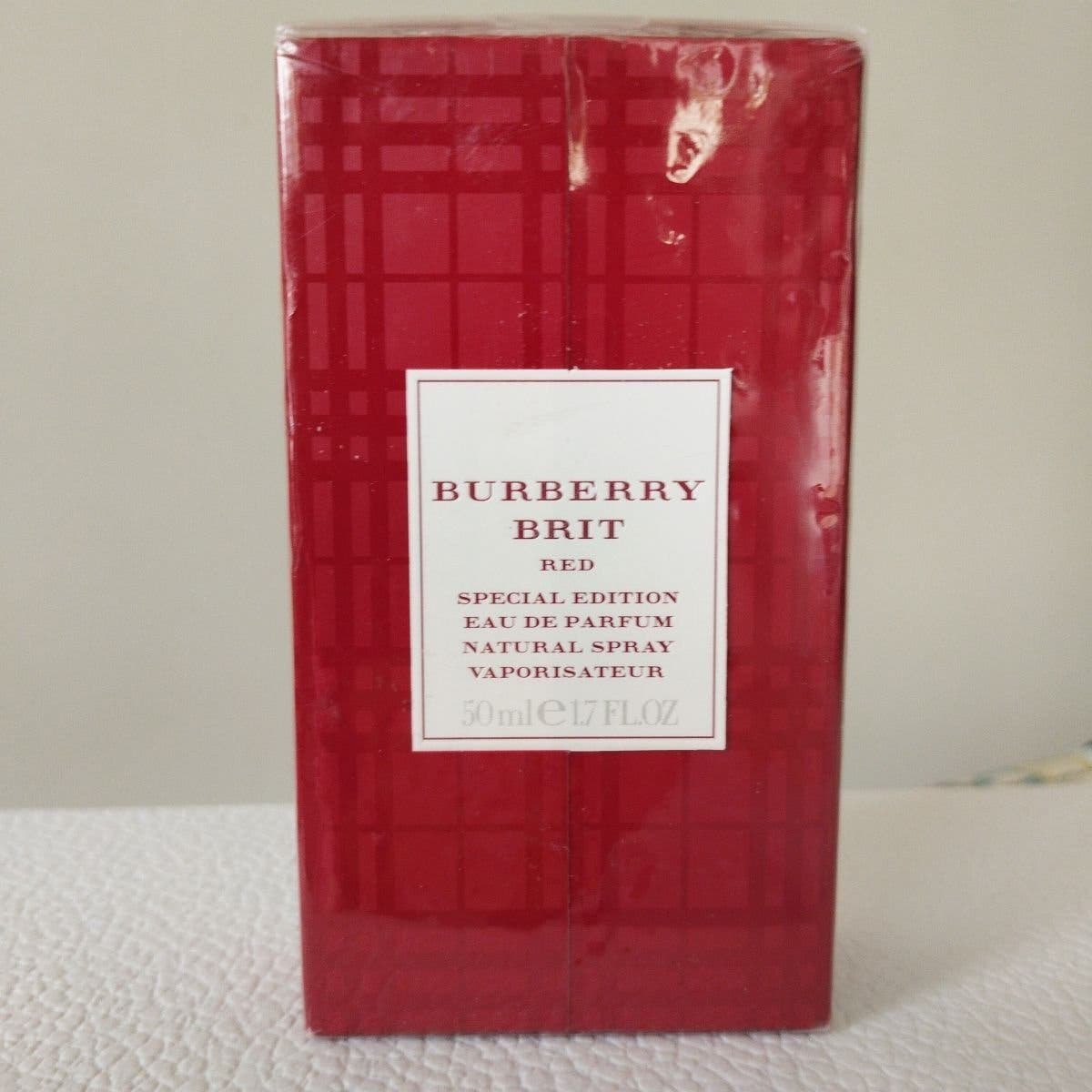 Se produkter som liknar Burberry Brit Red Special Edi.. på Tradera ...