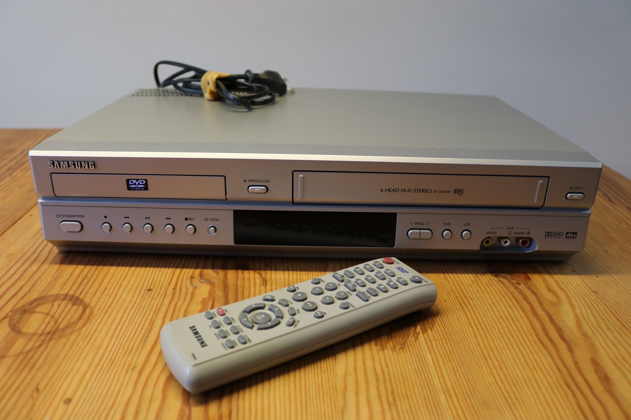 Samsung SV-DVD40 VHS DVD spelare hi-fi-stereo, .. | Köp på Tradera ...