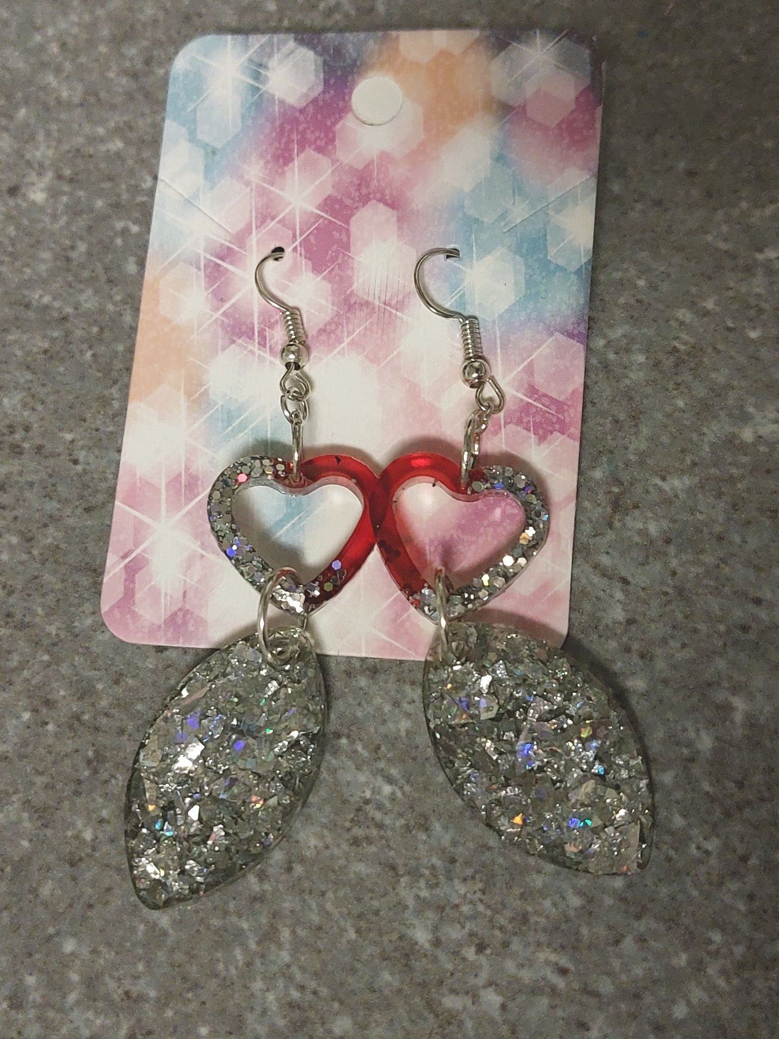 Se produkter som liknar Nytt. Tuffa örhängen med hjär.. på Tradera ...