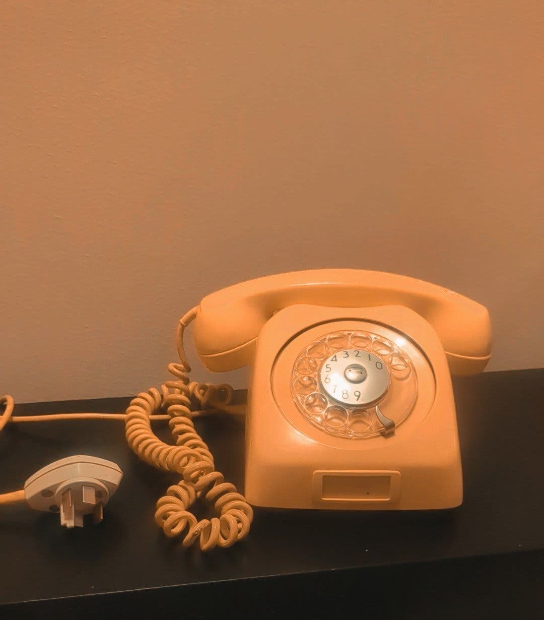 Se produkter som liknar Retro Televerket telefon med .. på Tradera ...