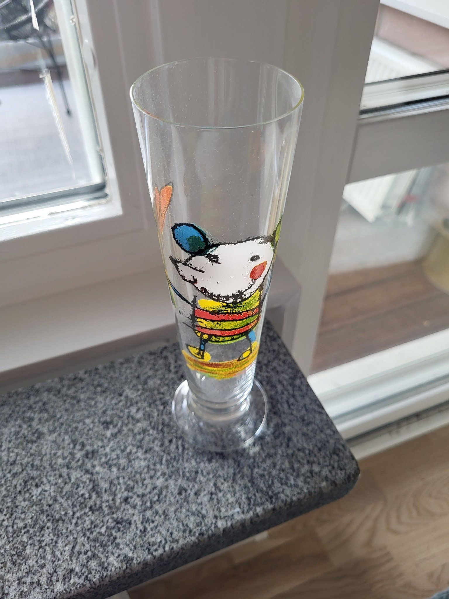 Se produkter som liknar Lasse Åberg, Glas, Ölglas, Gr.. på Tradera ...