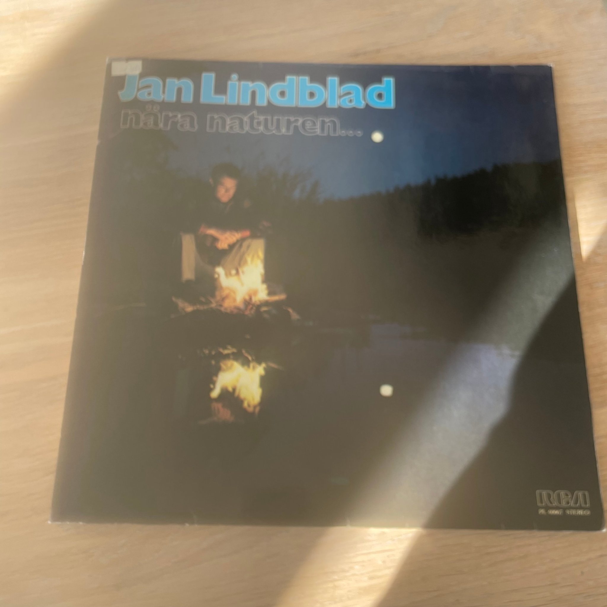 Se produkter som liknar JAN LINDBLAD-Nära Naturen... .. på Tradera ...