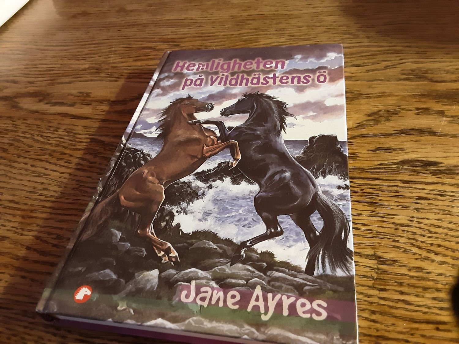 Ungdoms bok av JANE AYRES. HEMLIGHETEN PÅ VILDH.. | Köp på Tradera ...