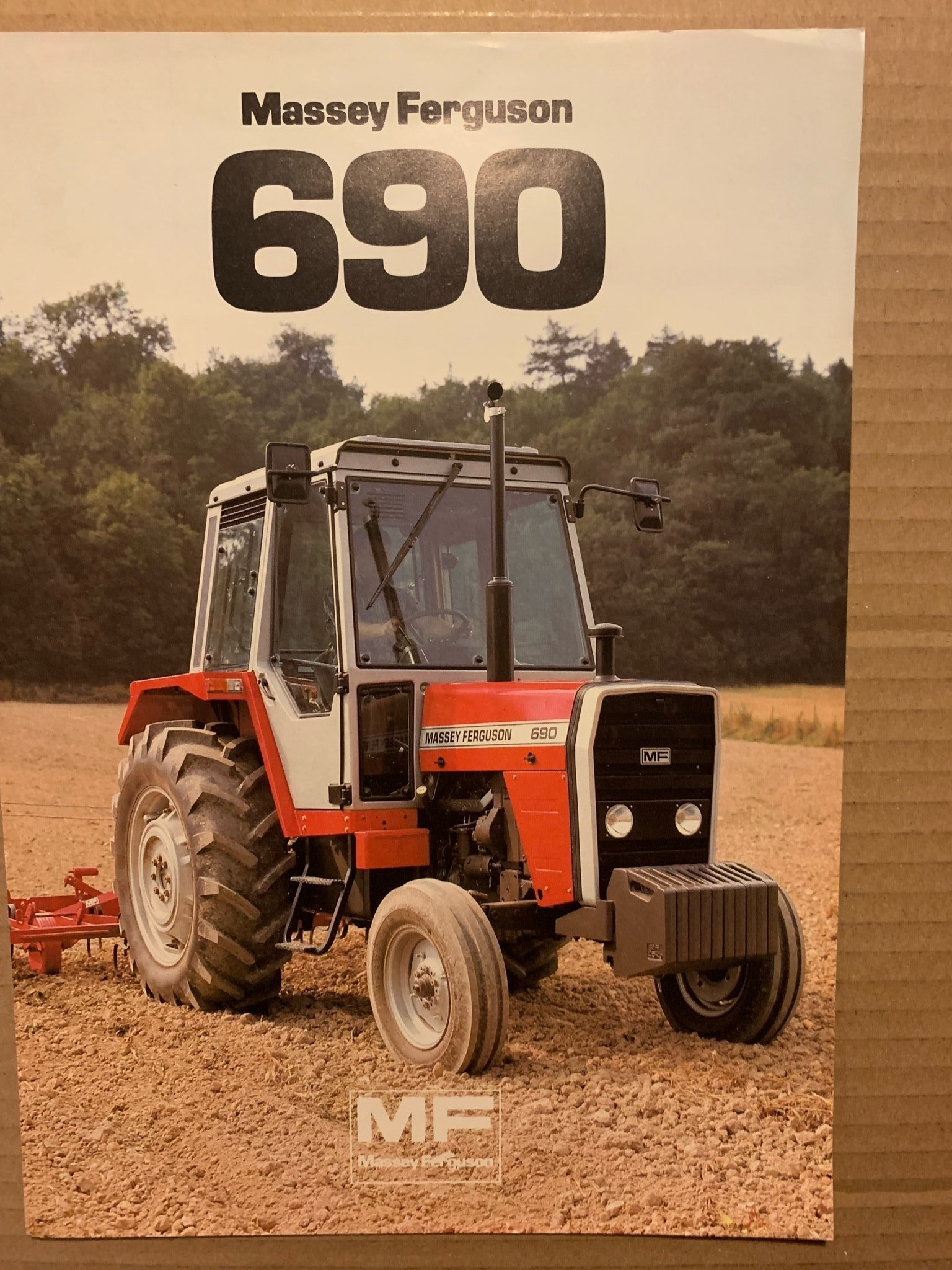 Se produkter som liknar Massey Ferguson MF 690 Trakto.. på Tradera ...