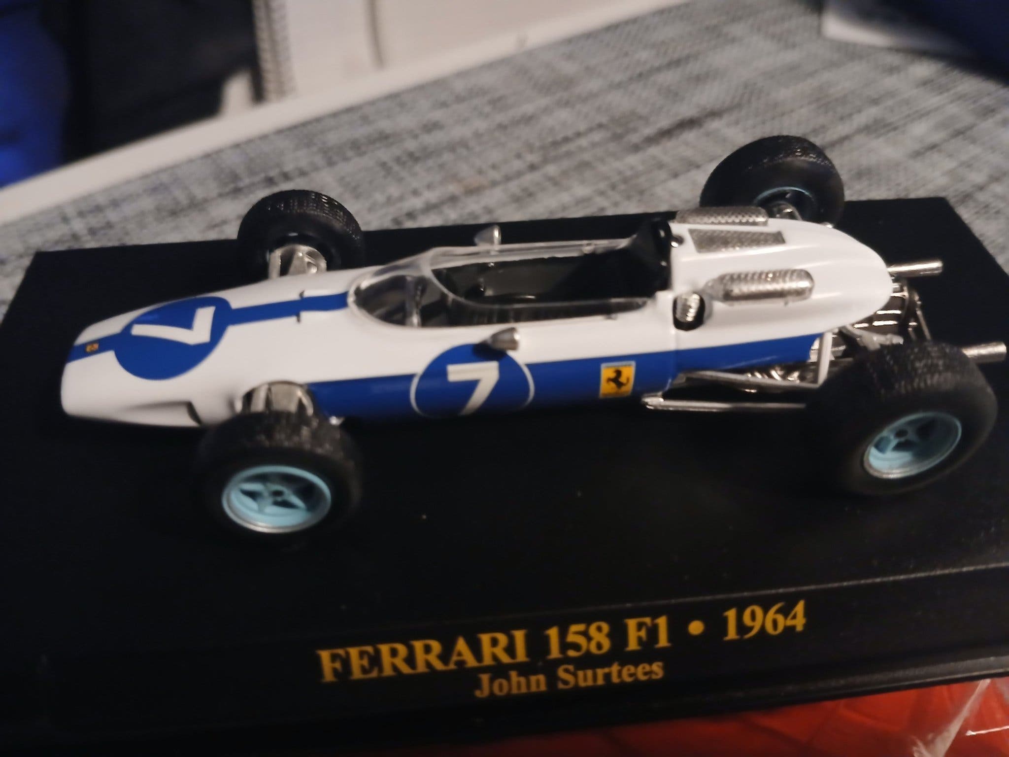 Se produkter som liknar Ferrari 158 F1 1964 John Surt.. på Tradera ...